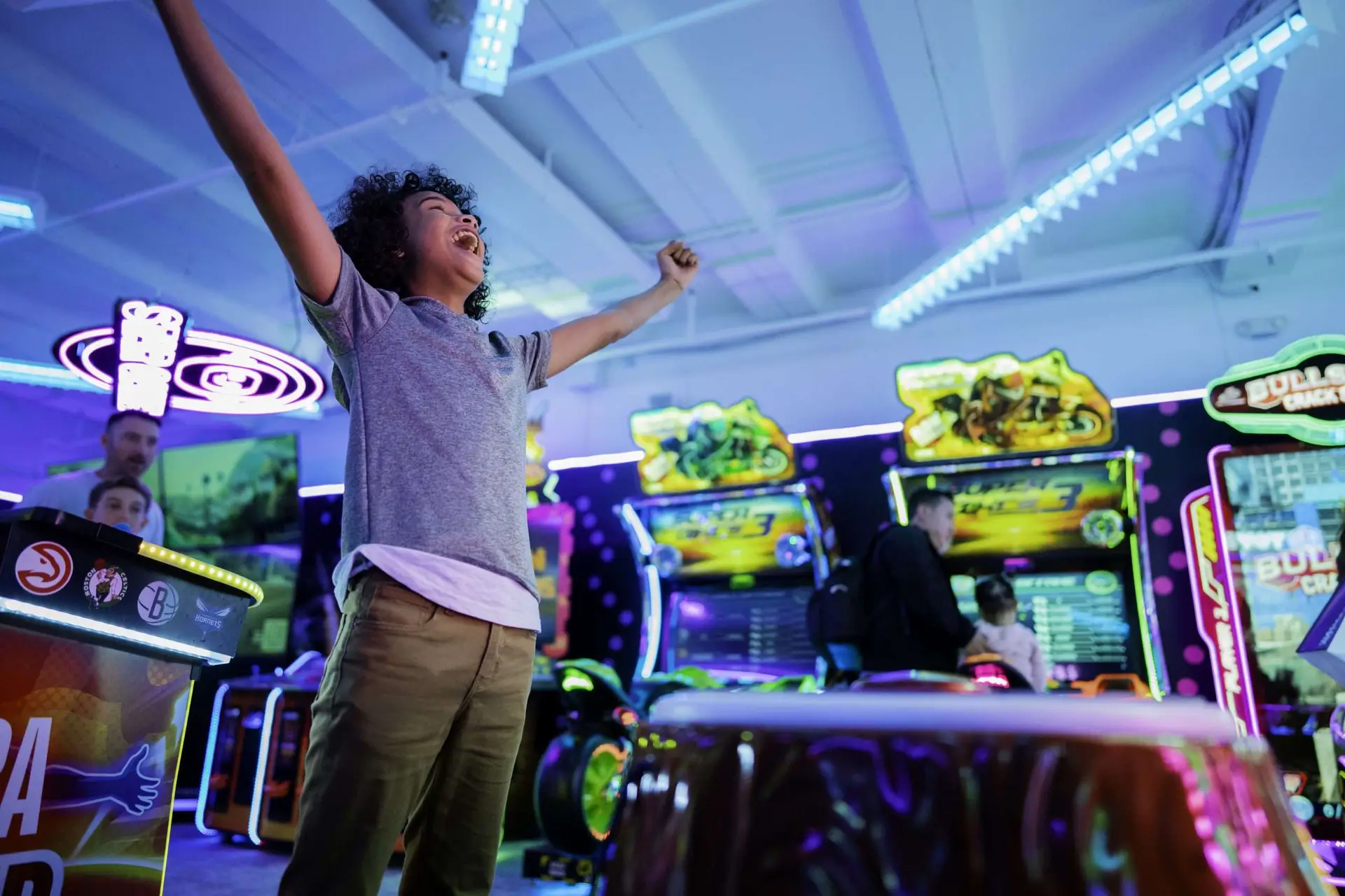 ClawCADE Hours: Plan Your Visit for Arcade Fun Today!